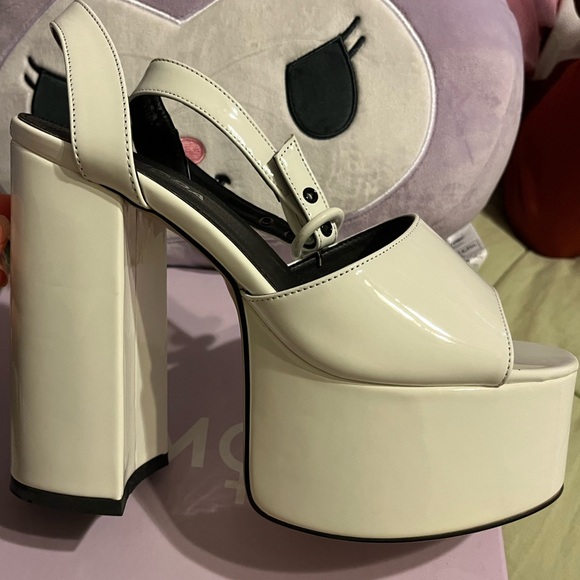 Dolls Kill | Shoes | La Moda White Platform Heels | Poshmark